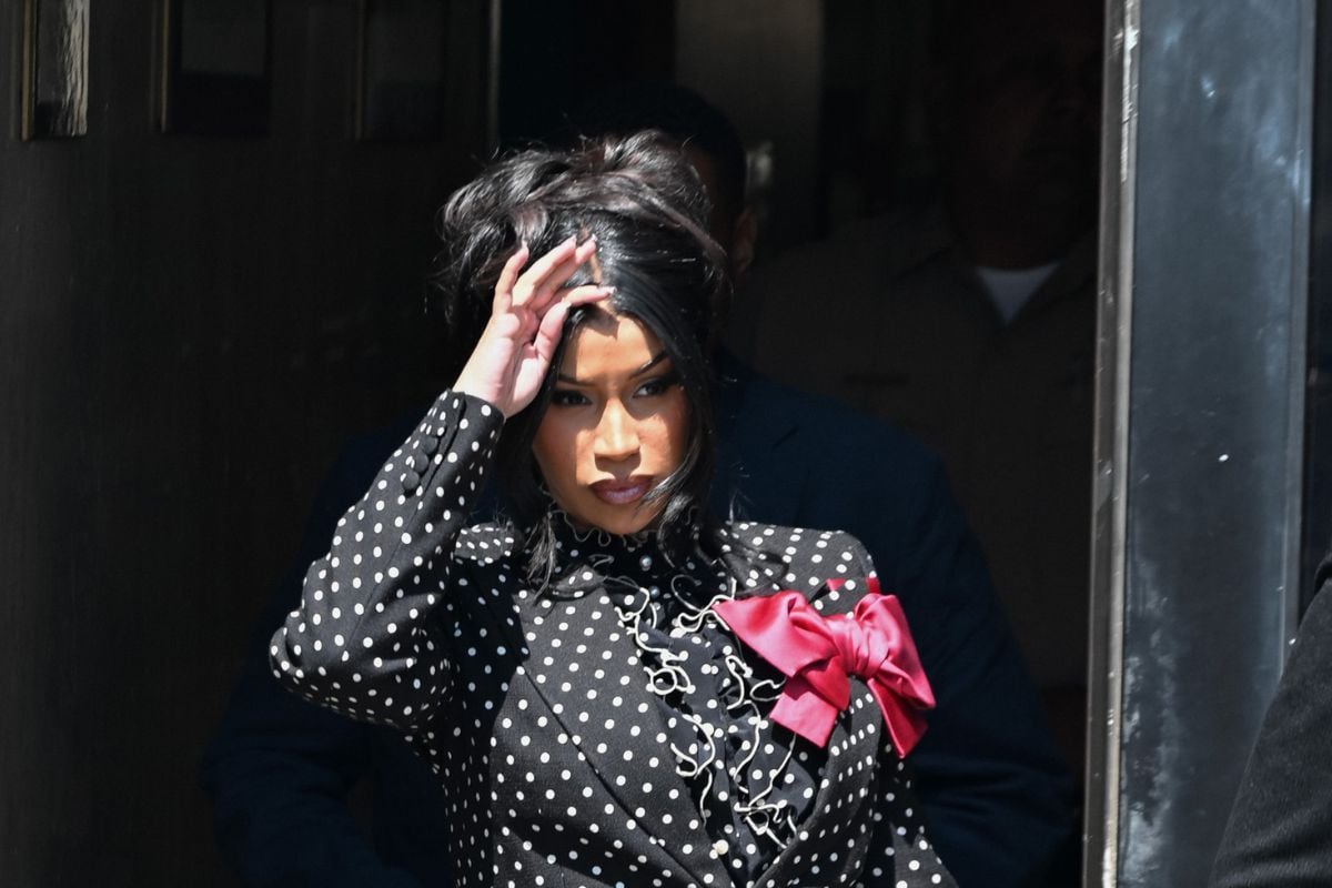 Cardi B Breaks Down In Tears Over "Am I The Drama?" Album Release ...